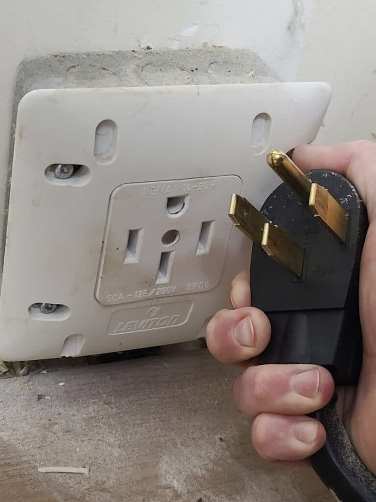 Can I Plug my RV into my House Electrical Outlet? - 2 Nerds In A Truck