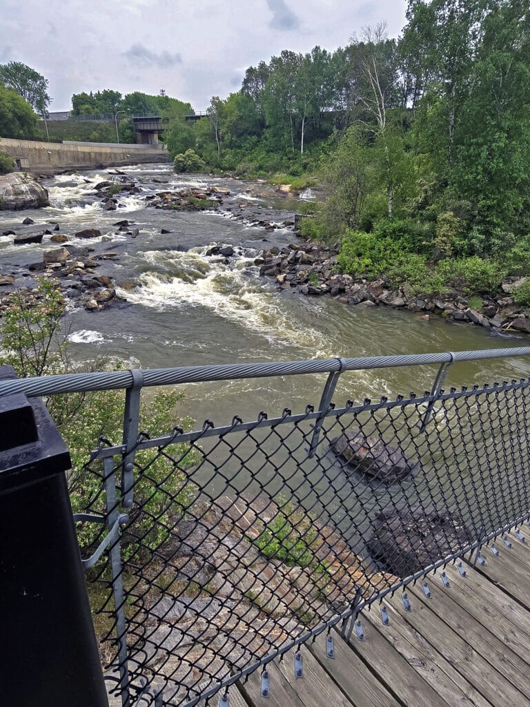 Roy Wilson Suspension Bridge - Johnston Park, Dryden Ontario - 2 Nerds ...