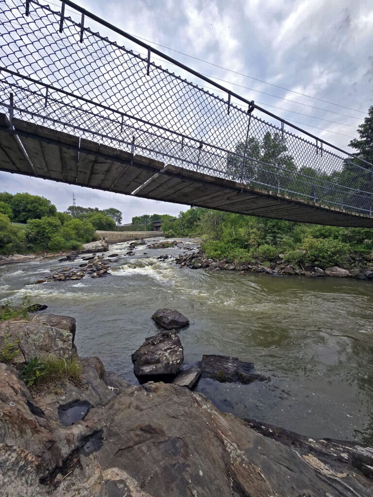 Roy Wilson Suspension Bridge - Johnston Park, Dryden Ontario - 2 Nerds ...