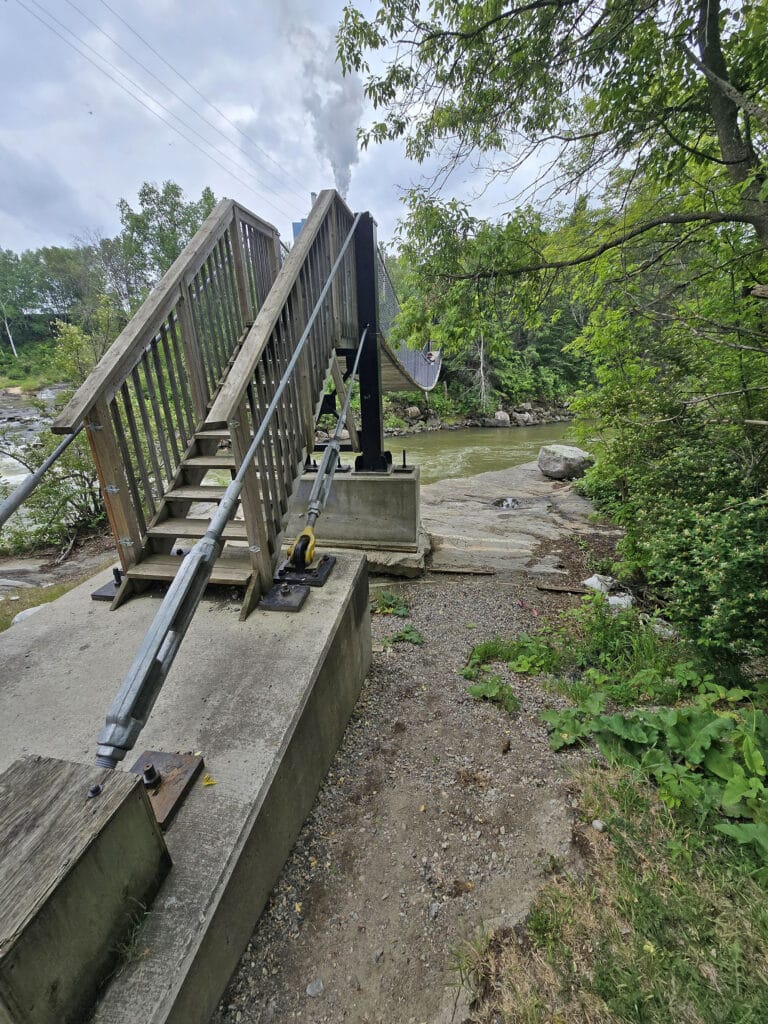 Roy Wilson Suspension Bridge - Johnston Park, Dryden Ontario - 2 Nerds ...