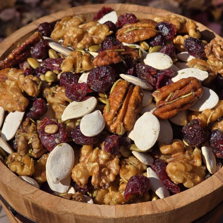 Thanksgiving Trail Mix Recipe [with Maple Rosemary Glazed Nuts!] - 2 ...